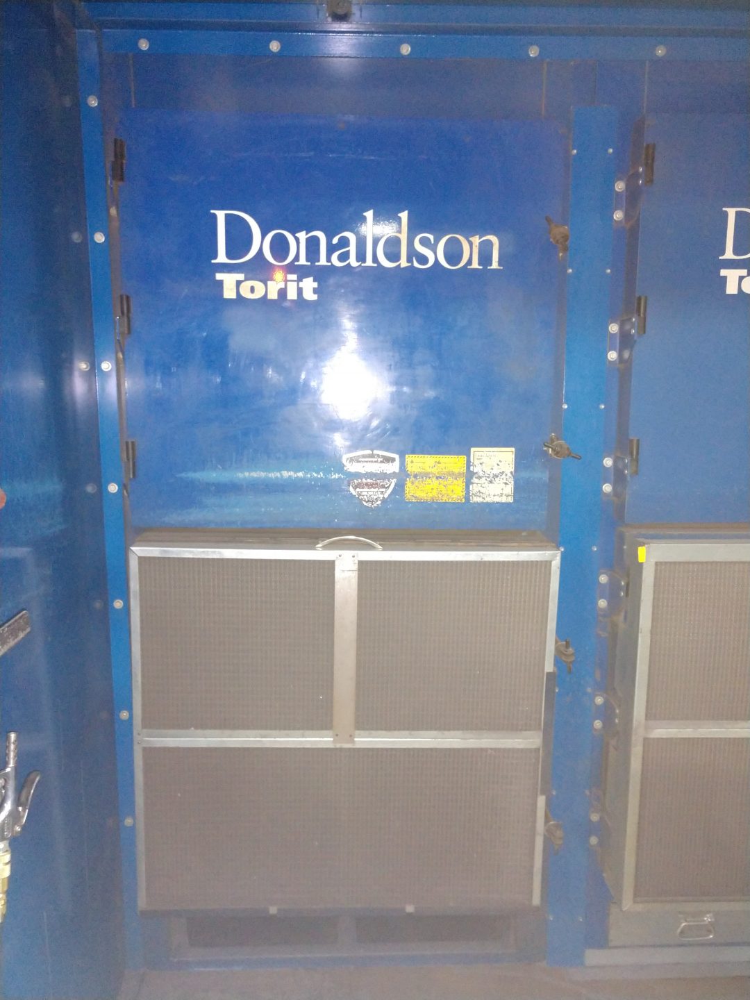 Donaldson Torit DWS4-2 Used Environmental Control Booth - JusDust.com